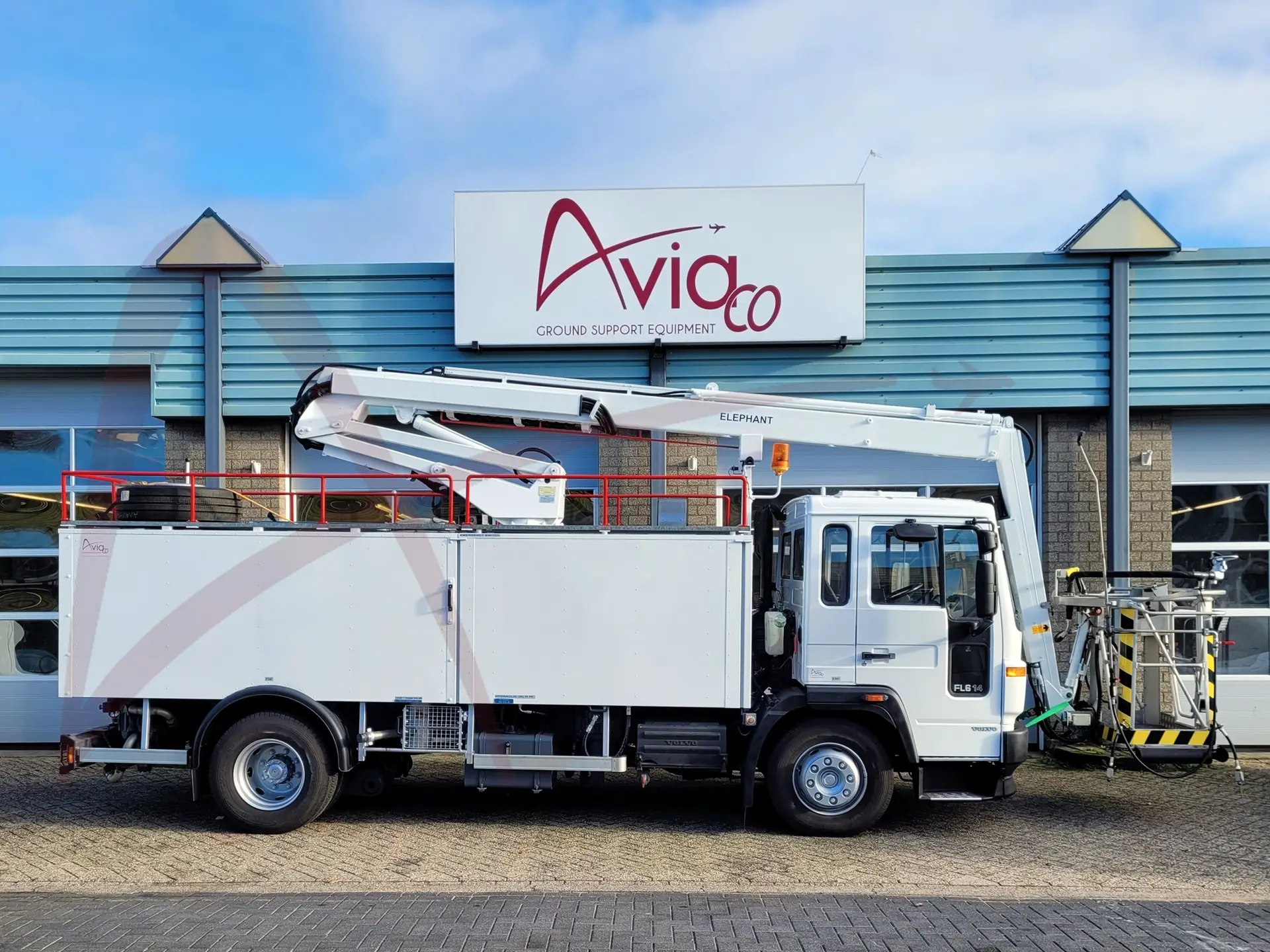 VESTERGAARD ELEPHANT MY | Deicers | Aviaco GSE