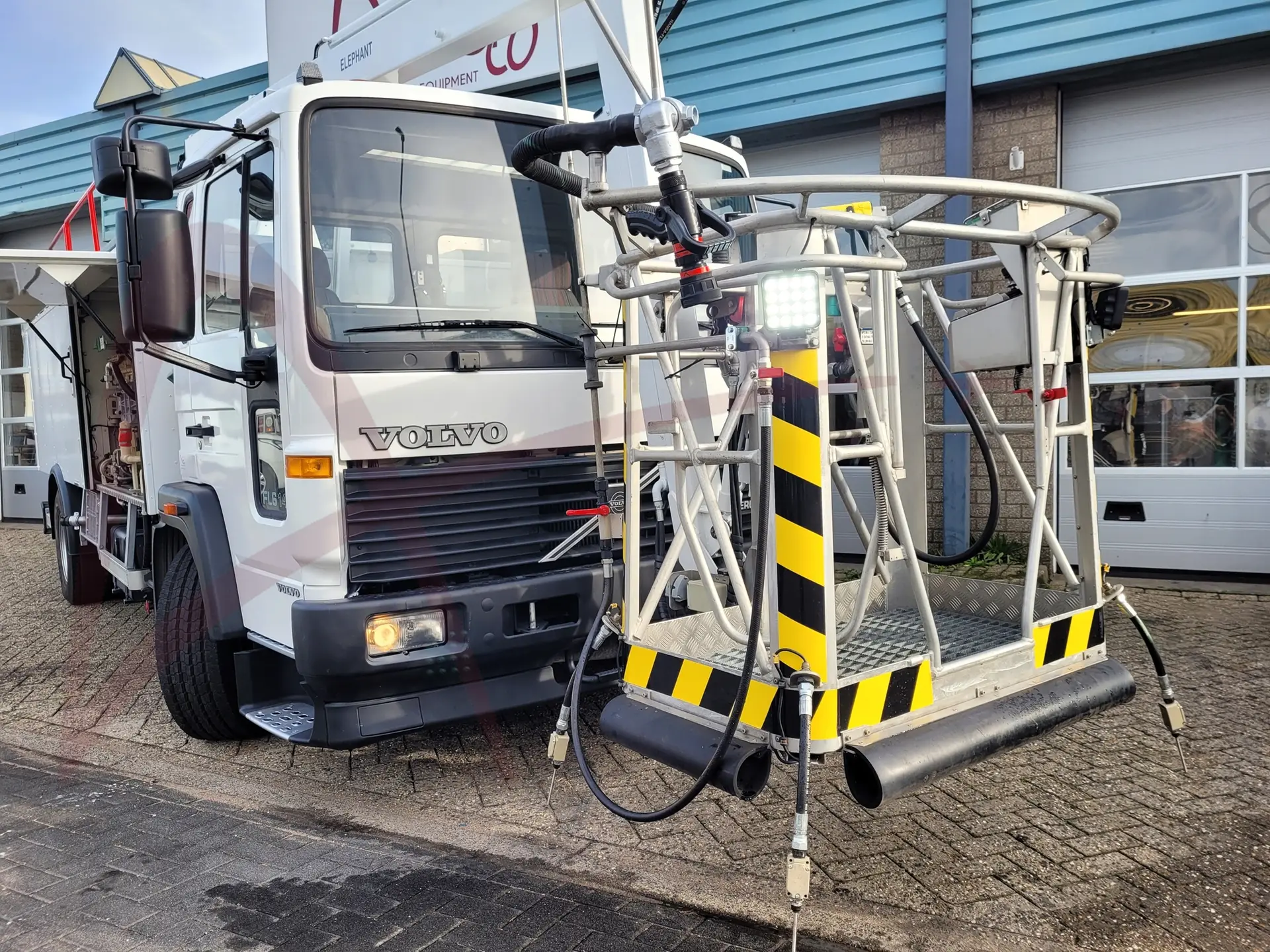 VESTERGAARD ELEPHANT MY | Deicers | Aviaco GSE