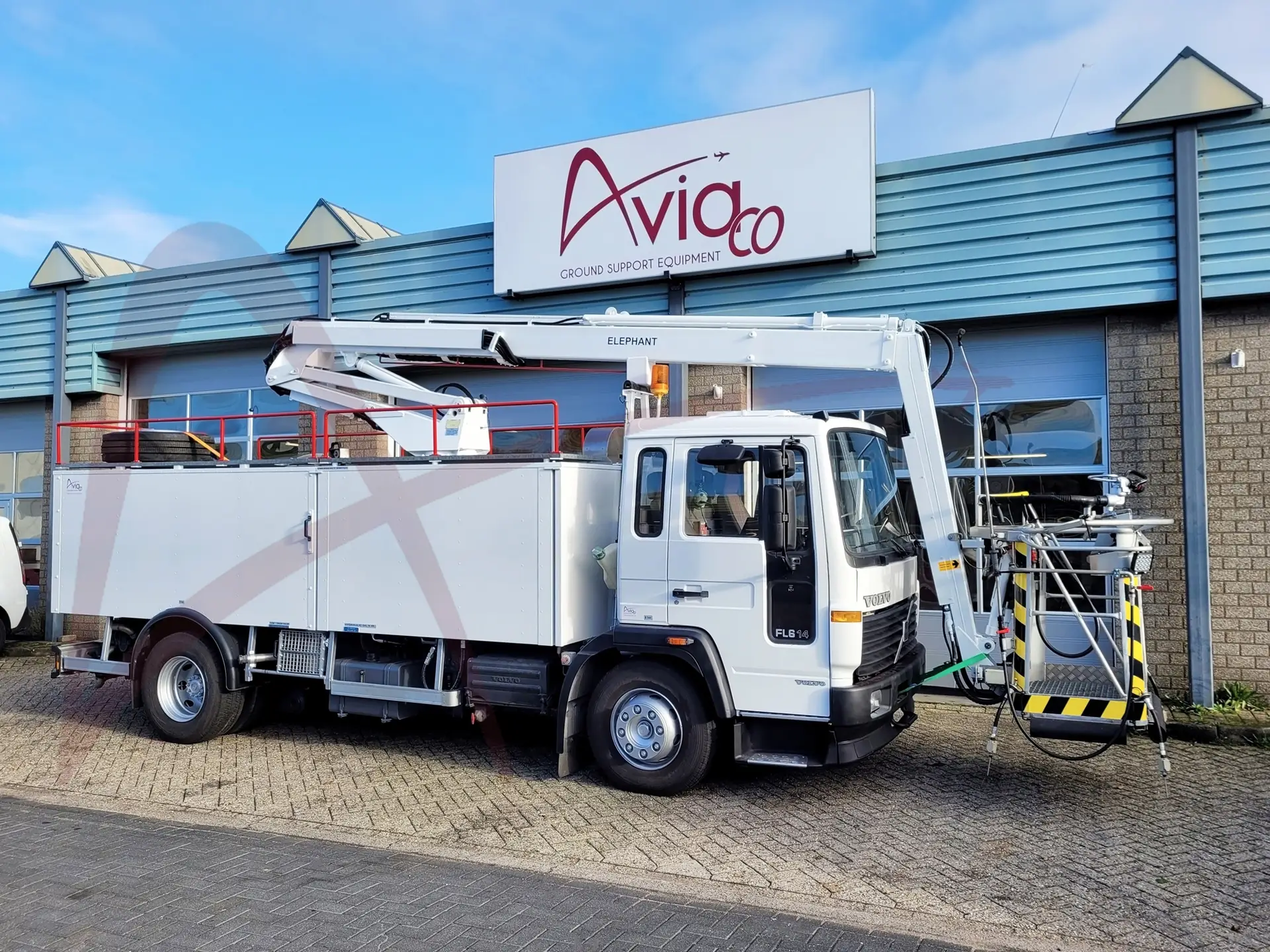 VESTERGAARD ELEPHANT MY | Deicers | Aviaco GSE