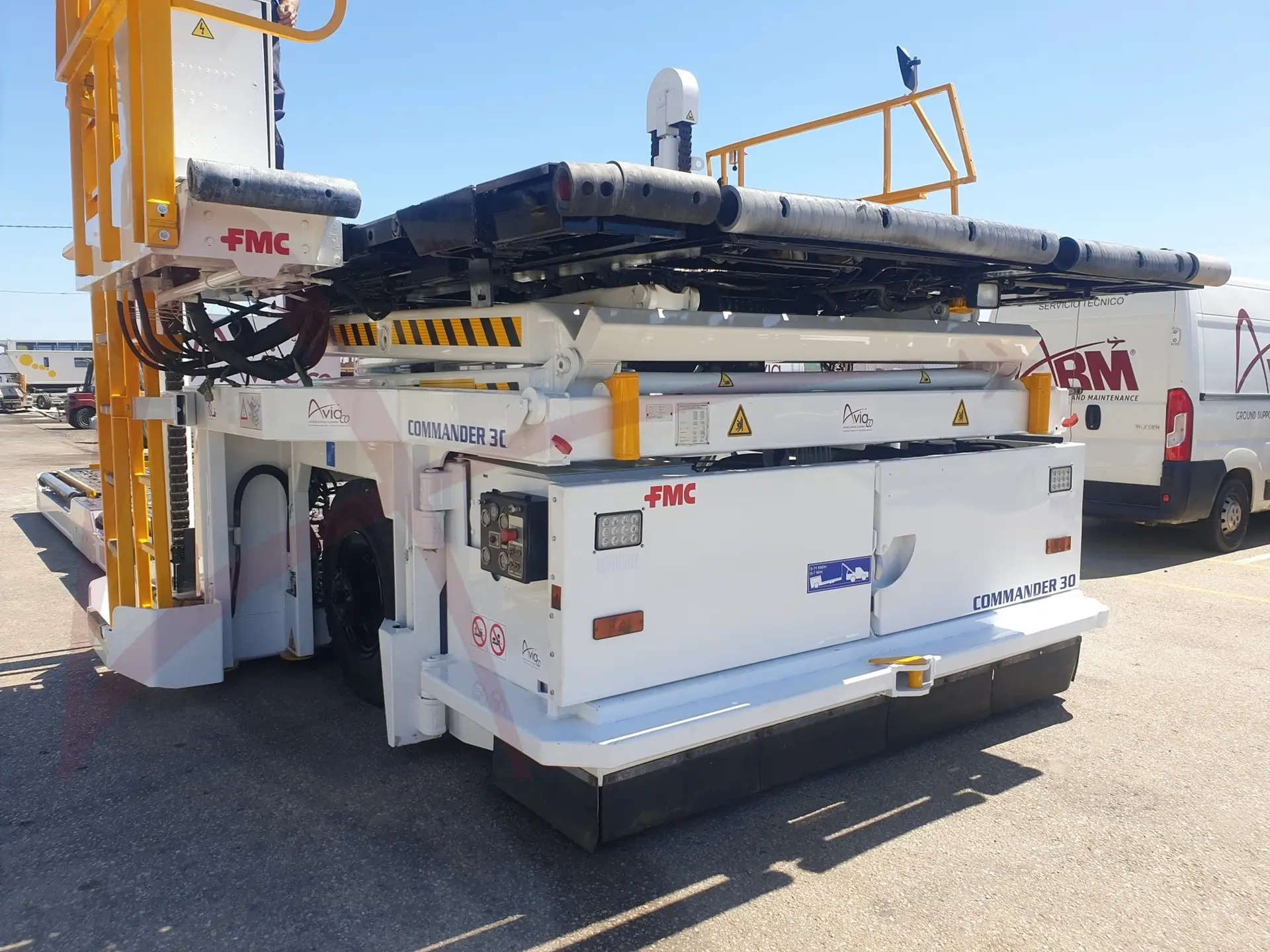 FMC COMMANDER 30 | Cargo Loaders | Aviaco GSE