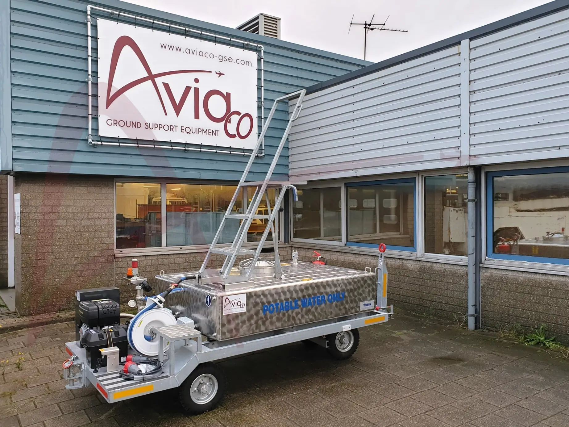 Aircraft Water Carts for Sale & Rent | Aviaco GSE