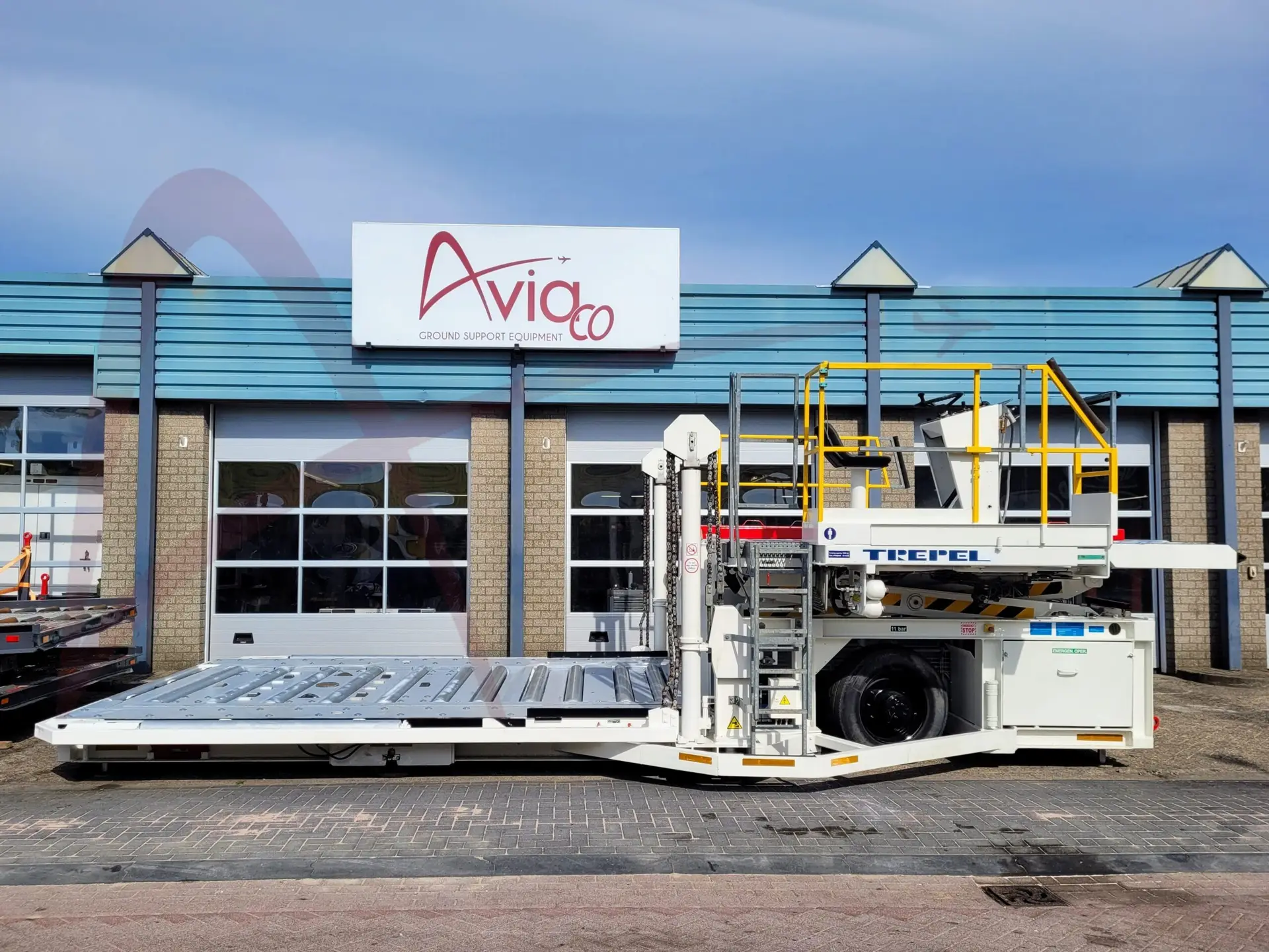 TREPEL CHAMP 70W | Cargo Loaders | Aviaco GSE