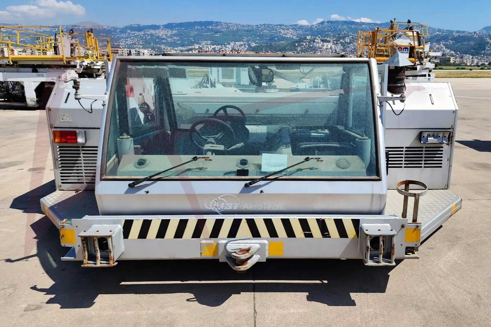 JBT AEROTECH EXPEDITER 400 | Pushback Tractors / Tugs | Aviaco GSE