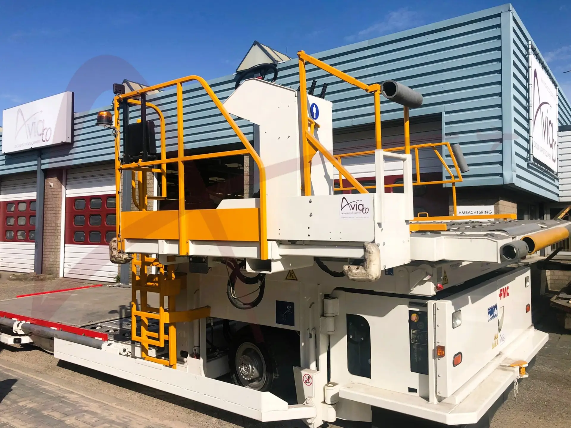 FMC COMMANDER 15iW | Cargo Loaders | Aviaco GSE