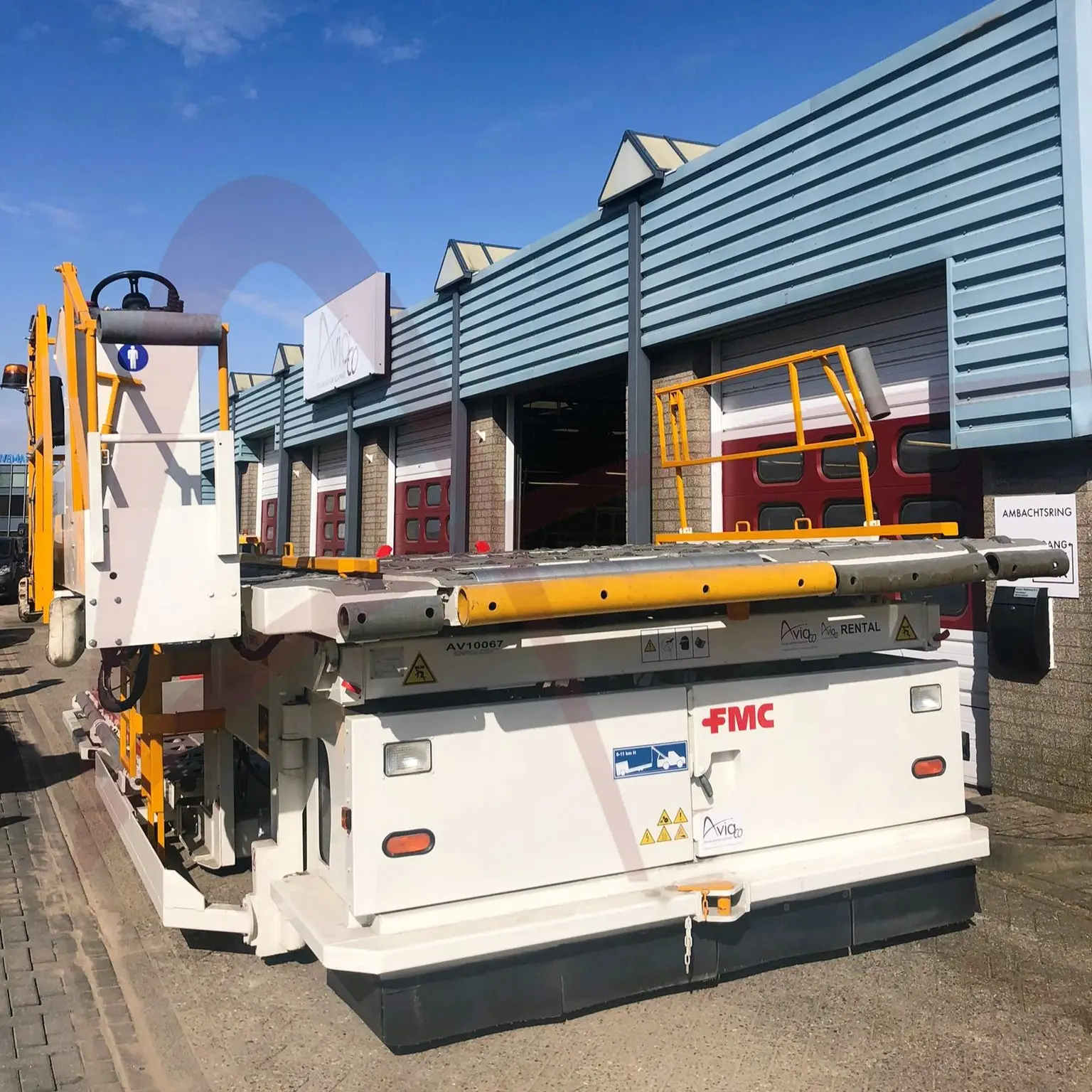 FMC COMMANDER 15iW | Cargo Loaders | Aviaco GSE