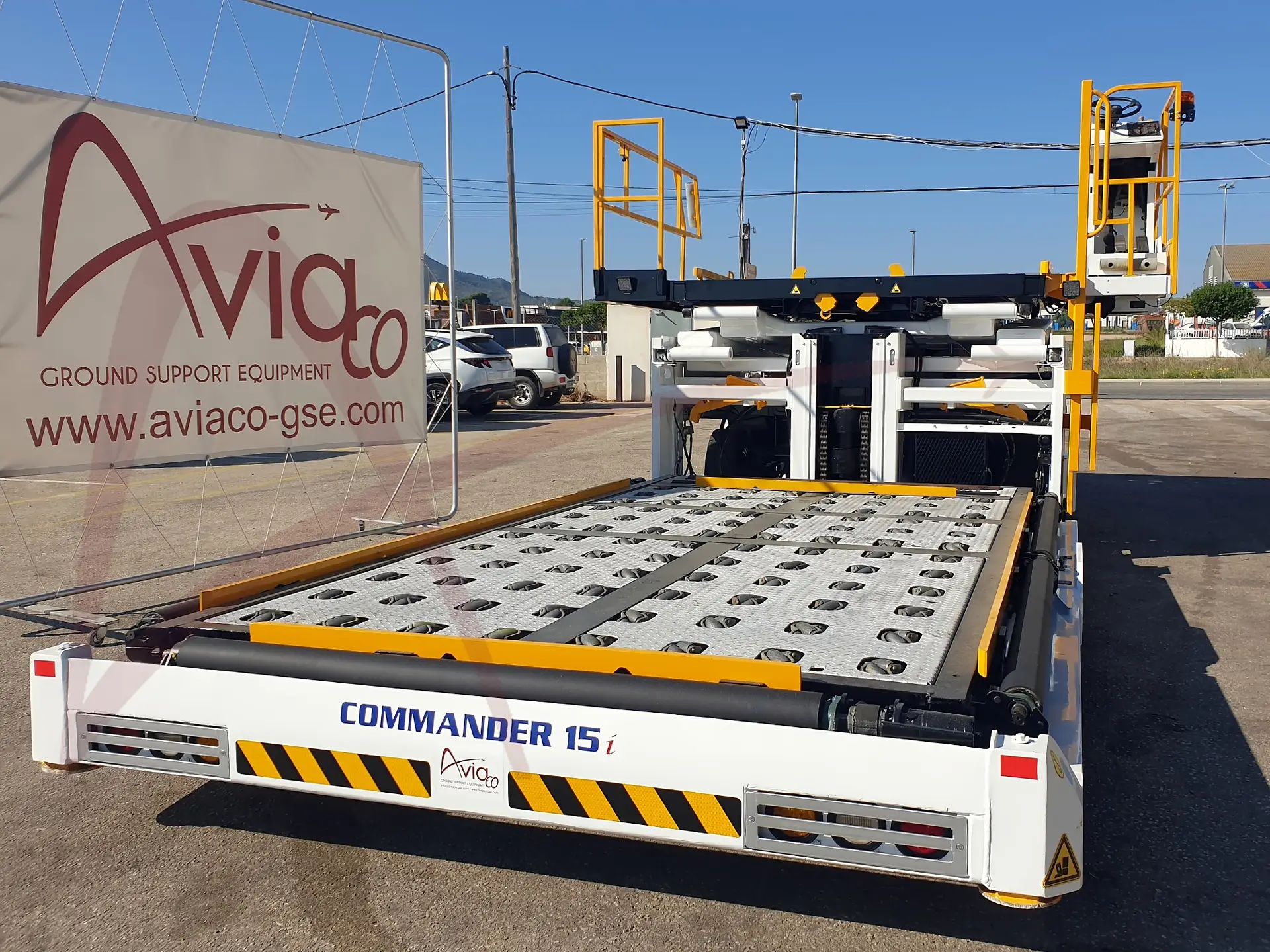 JBT AEROTECH COMMANDER 15iS | Cargo Loaders | Aviaco GSE