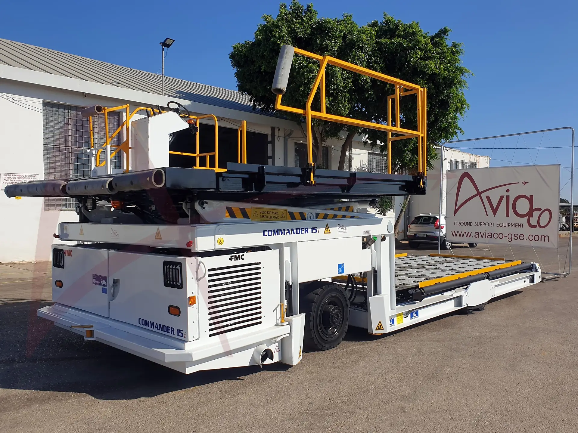 FMC COMMANDER 15iS | Cargo Loaders | Aviaco GSE