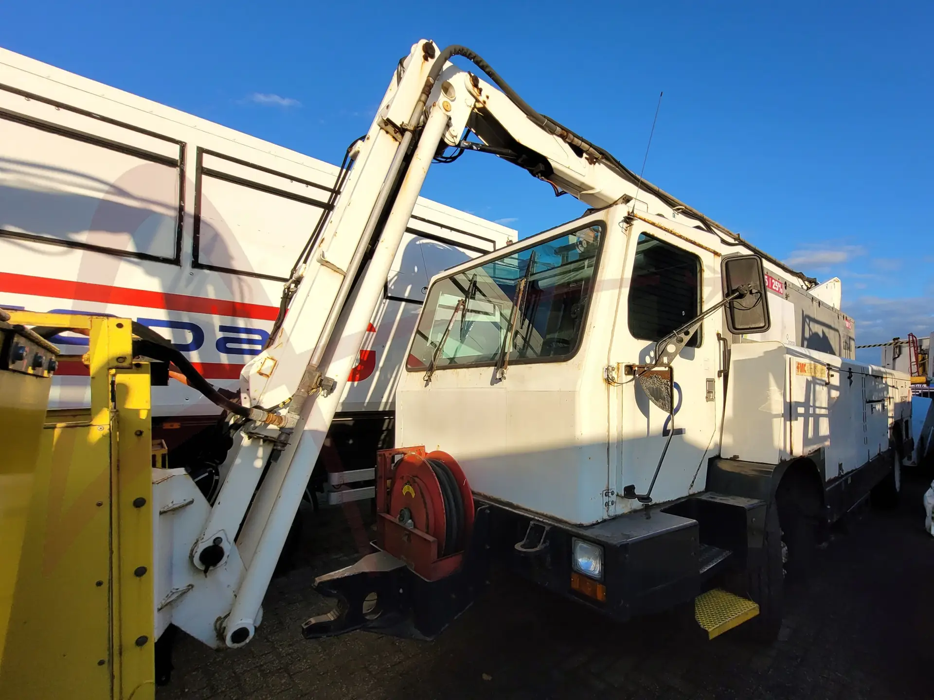 FMC TEMPEST 2 | Deicers | Aviaco GSE