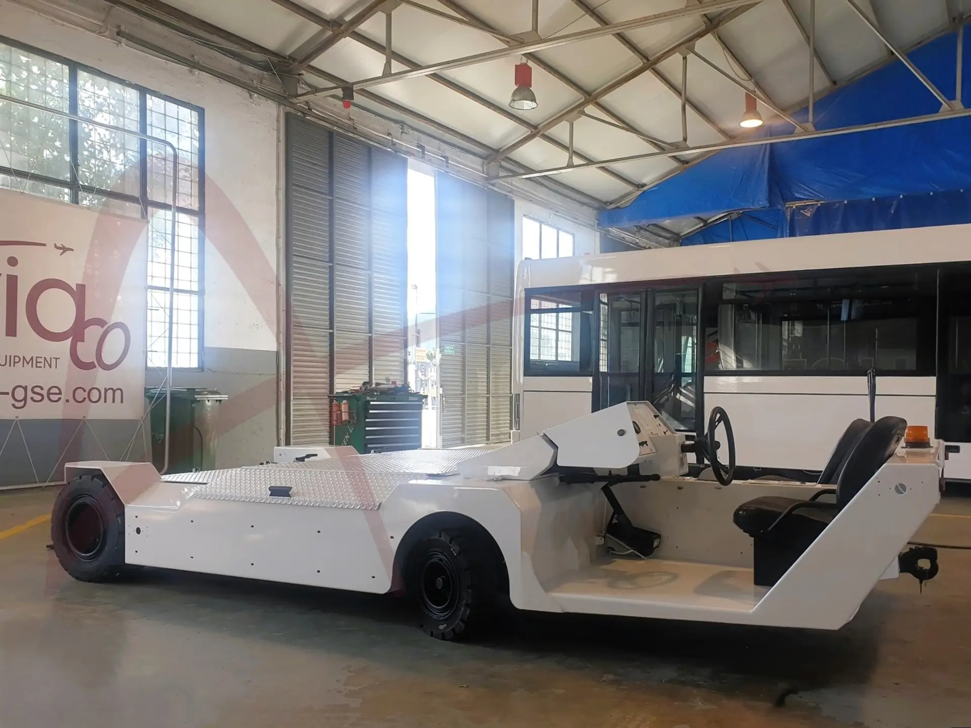 LEKTRO AP8950SD | Pushback Tractors / Tugs | Aviaco GSE