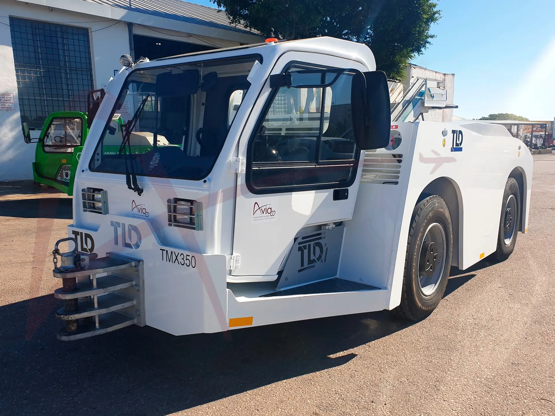 TLD TMX 350-28 | Pushback Tractors / Tugs | Aviaco GSE