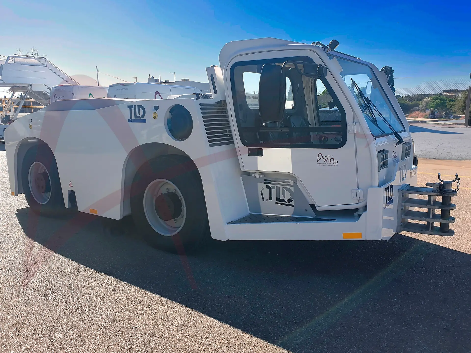 TLD TMX 350-28 | Pushback Tractors / Tugs | Aviaco GSE