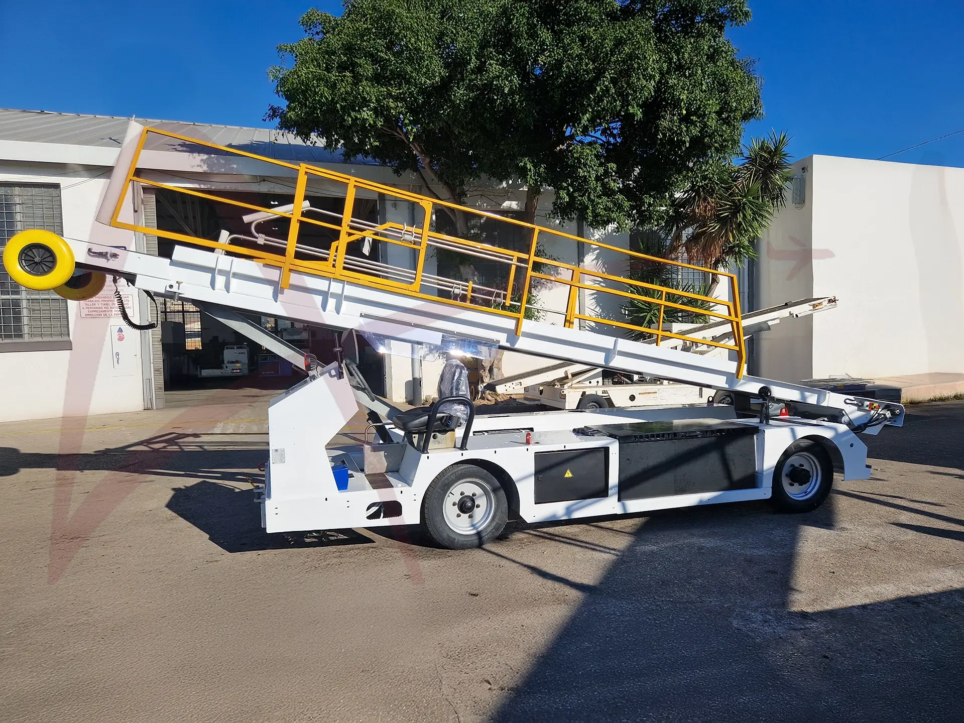 TLD NBL-E | Belt Loaders | Aviaco GSE