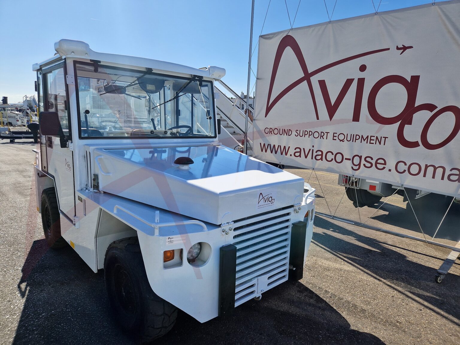 EINSA TA-5 | Baggage Tractors | Aviaco GSE